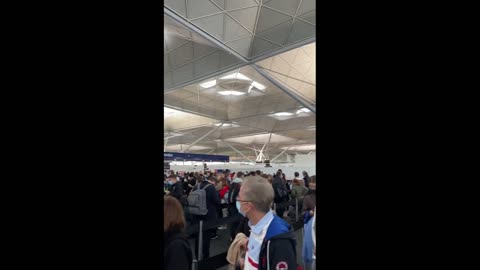 UK: Long Queues At Airports’ Passport Control Due To Nationwide EGate ...