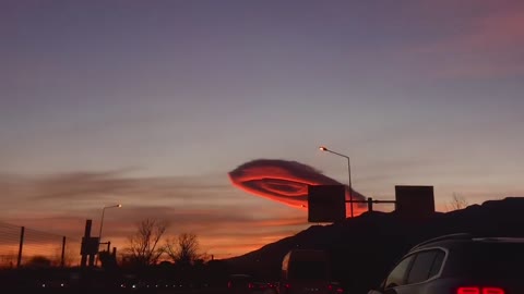 Turkey: UFO-Shaped Lens Cloud Spotted Over Sky Of Bursa - Spectee